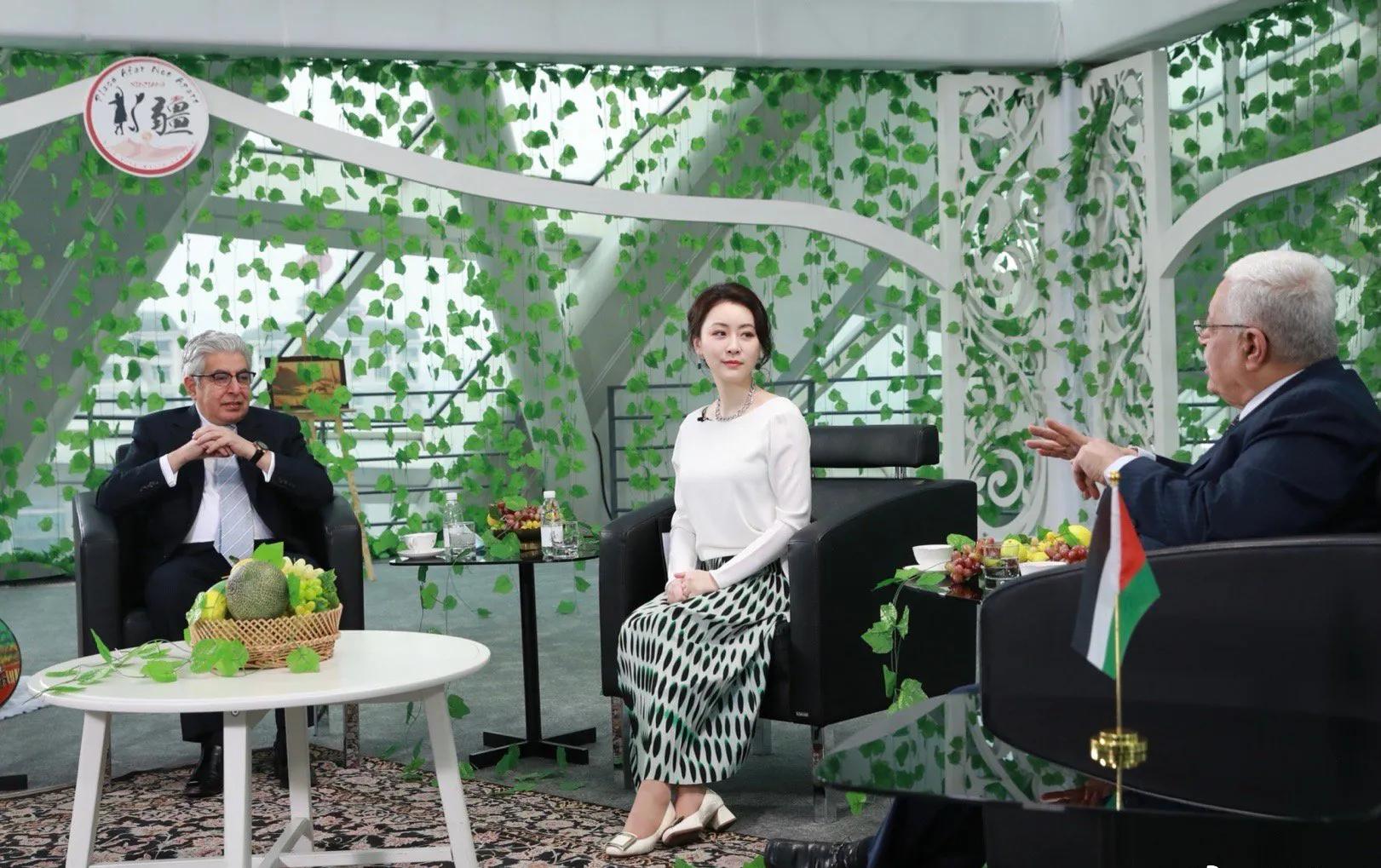 Stunning beauty host - Fu Xiaotian - iMedia