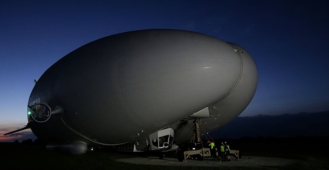 "Flying butt": Airlander 10, the world's largest aerospace vehicle - iMedia