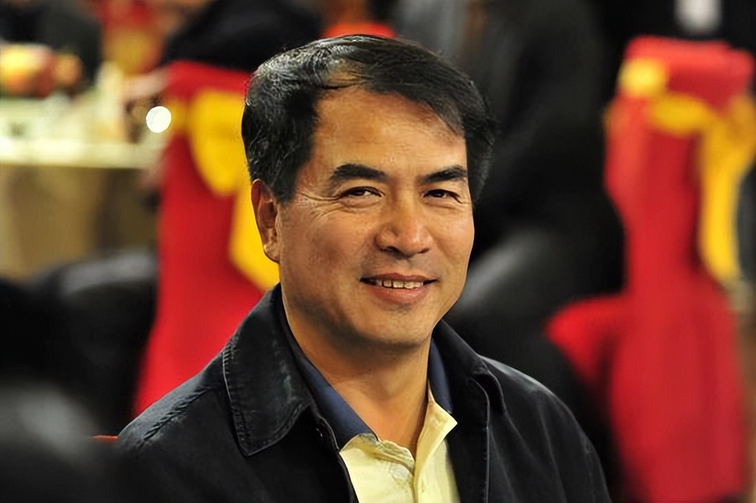 She desperately married Xu Yajun, a three-married man, but divorced ...