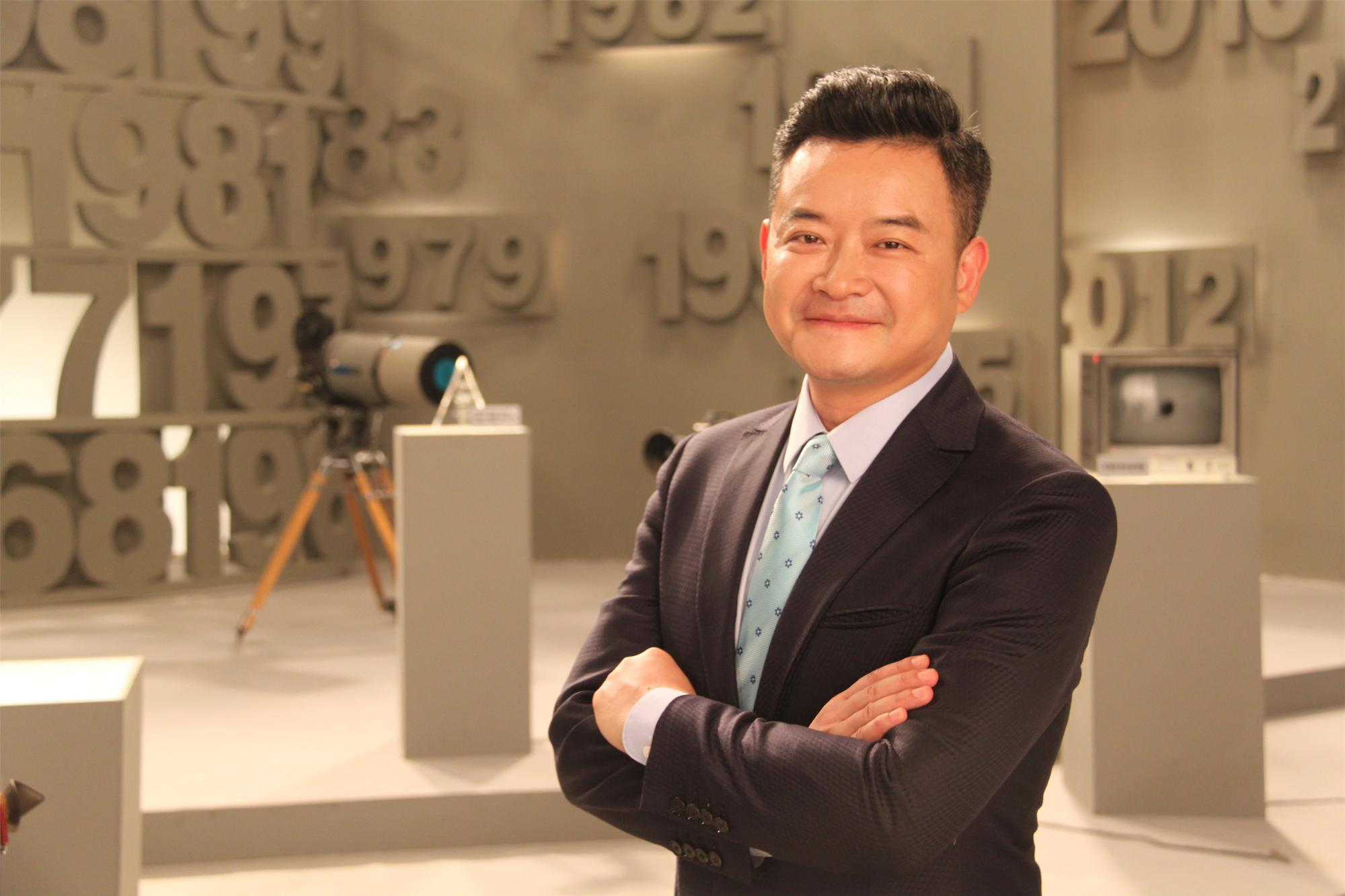 Xu Li, a well-known CCTV anchor, returned to CCTV to record programs ...