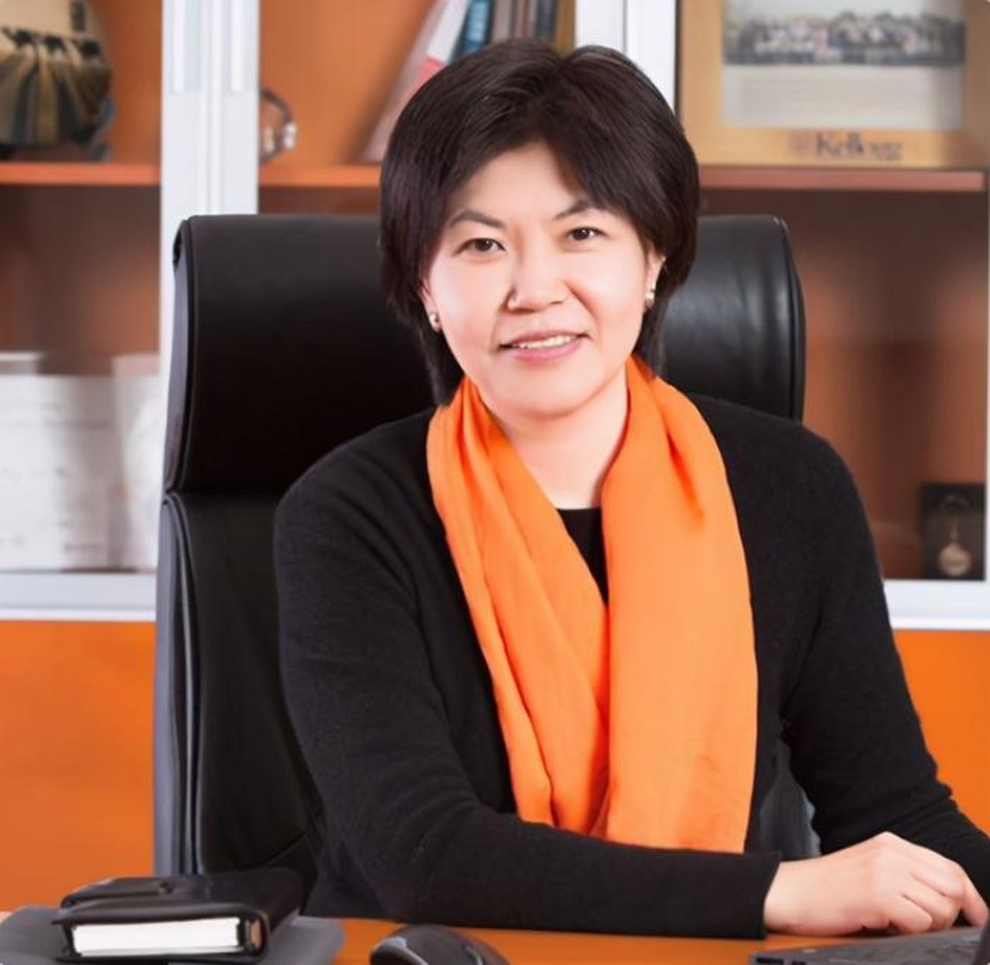 Shanghai hard technology "female head": control 10 companies, with a ...