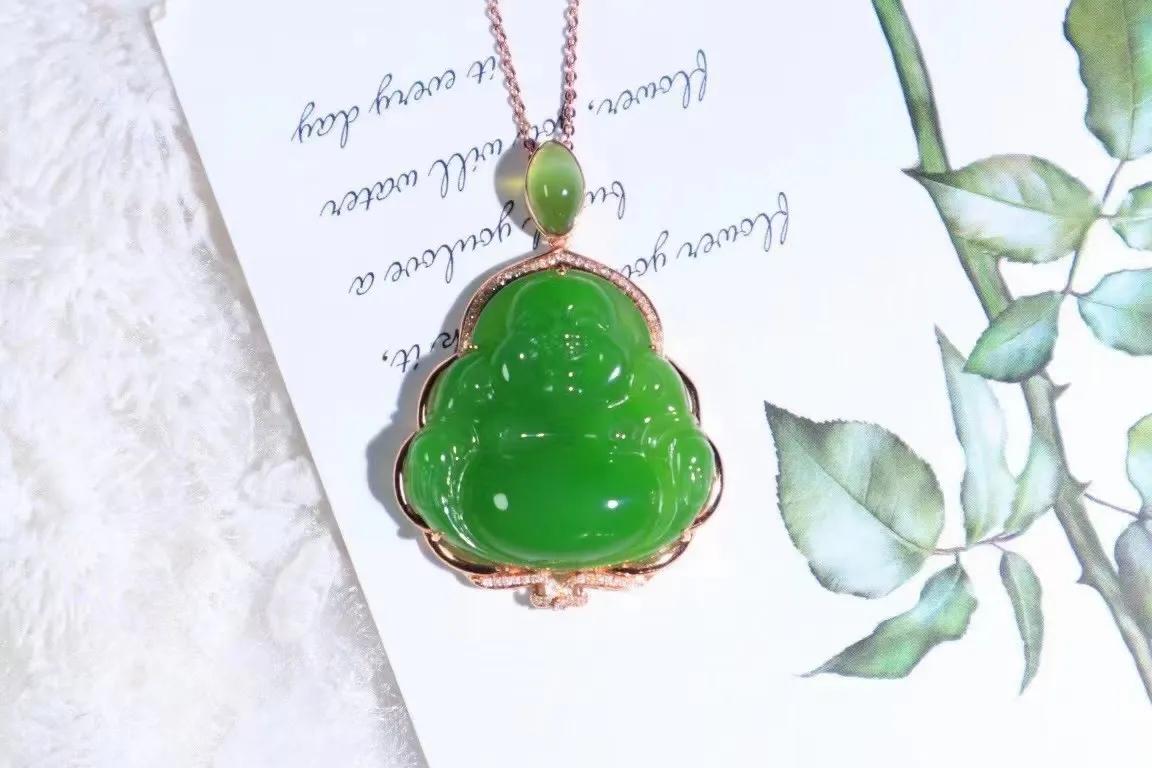 "Gold inlaid with jade" - iNEWS