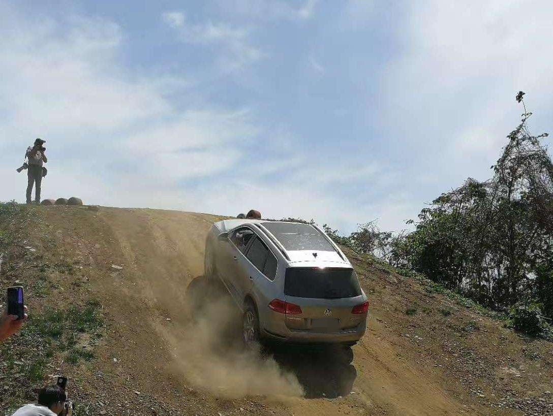 Can your car climb a 45° slope?The angle and slope are very different ...