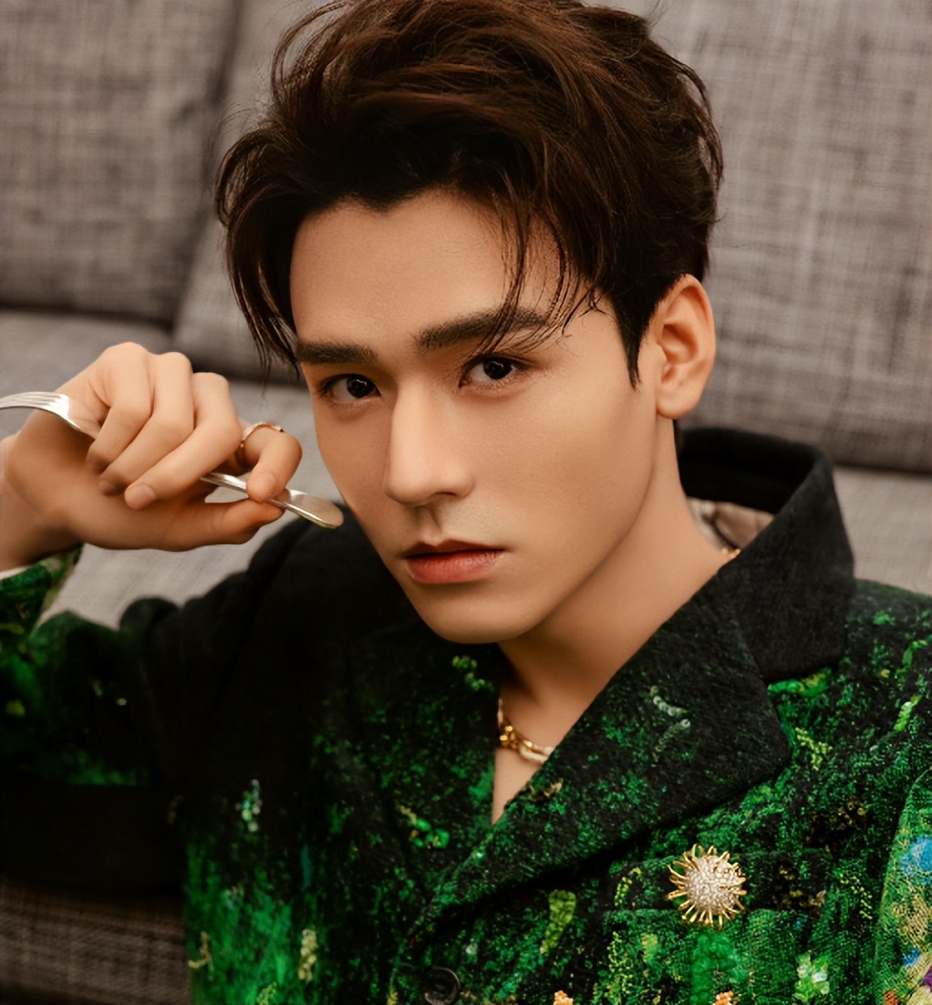 The online selection of the four handsome faces of domestic ...