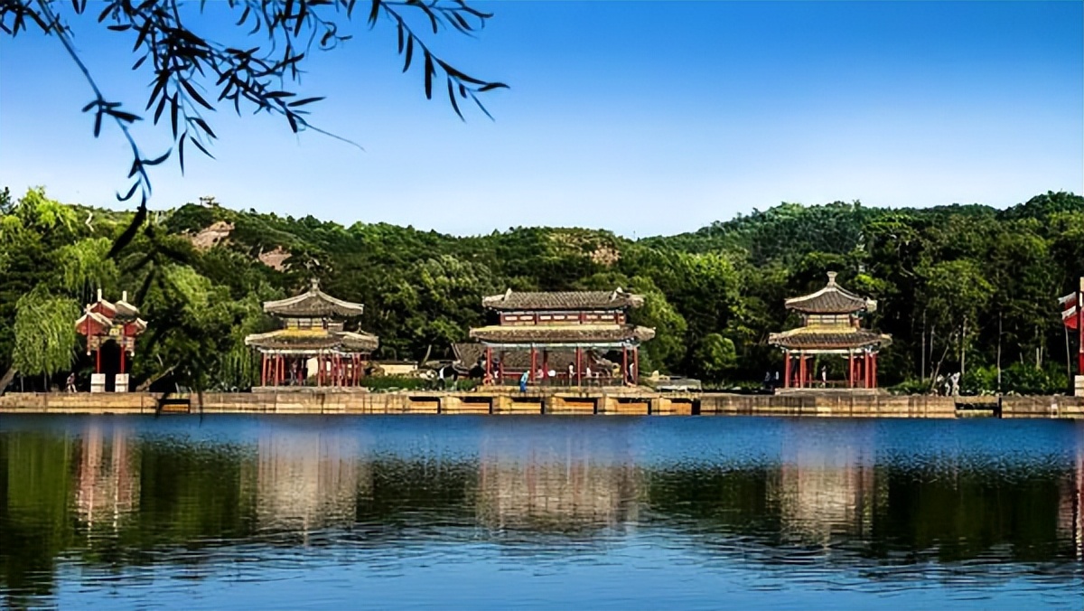 Chengde Royal Summer Palace, a famous historical and cultural city - iNEWS