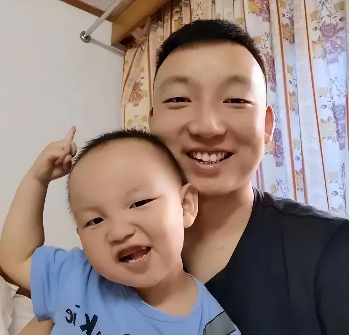 Xiong Lei posted a comparison photo of his son Yan Bao, Yan Bao was ...