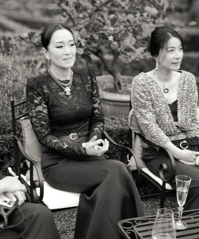 Gong Li and Guo Jingjing are in the same frame, the status and aura of ...