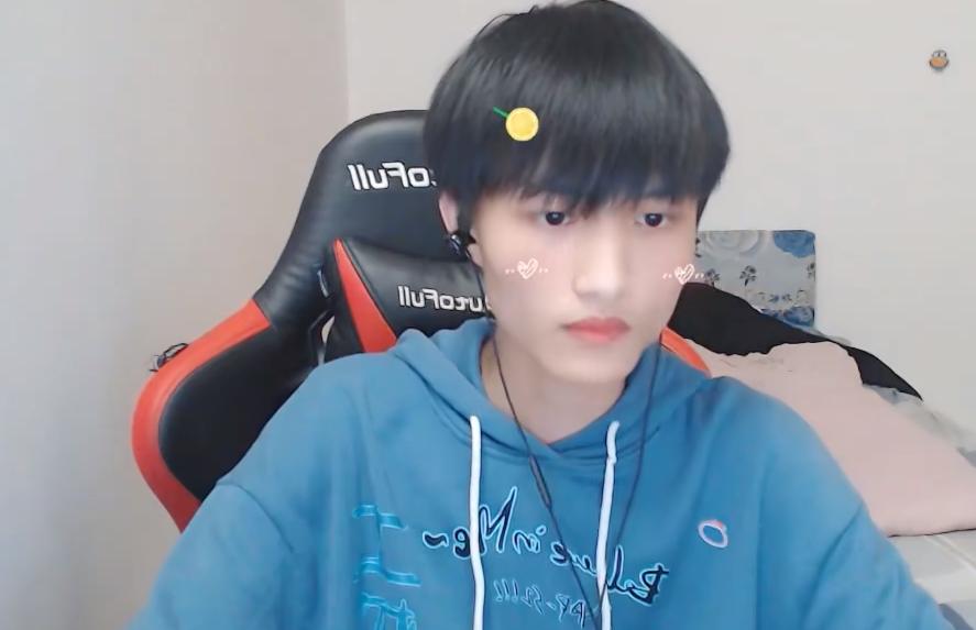 LOL Beifeng rarely shows her face in full screen, she is full of ...