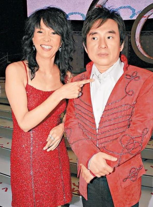 56-year-old Lu Fang broke up with Zheng Yuling, married last year as a ...