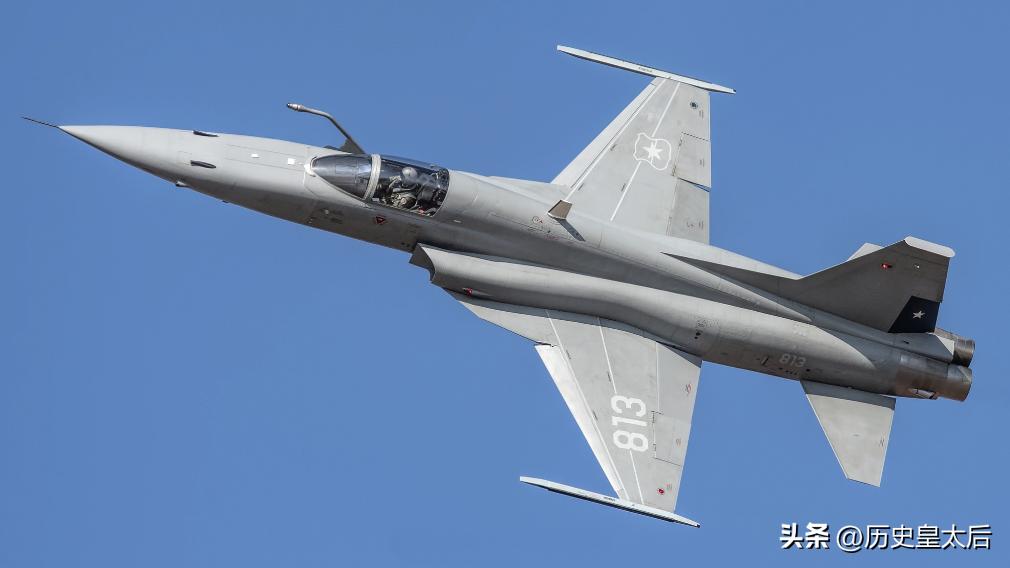 American cheap fighters in the Cold War, freedom fighters on the other ...