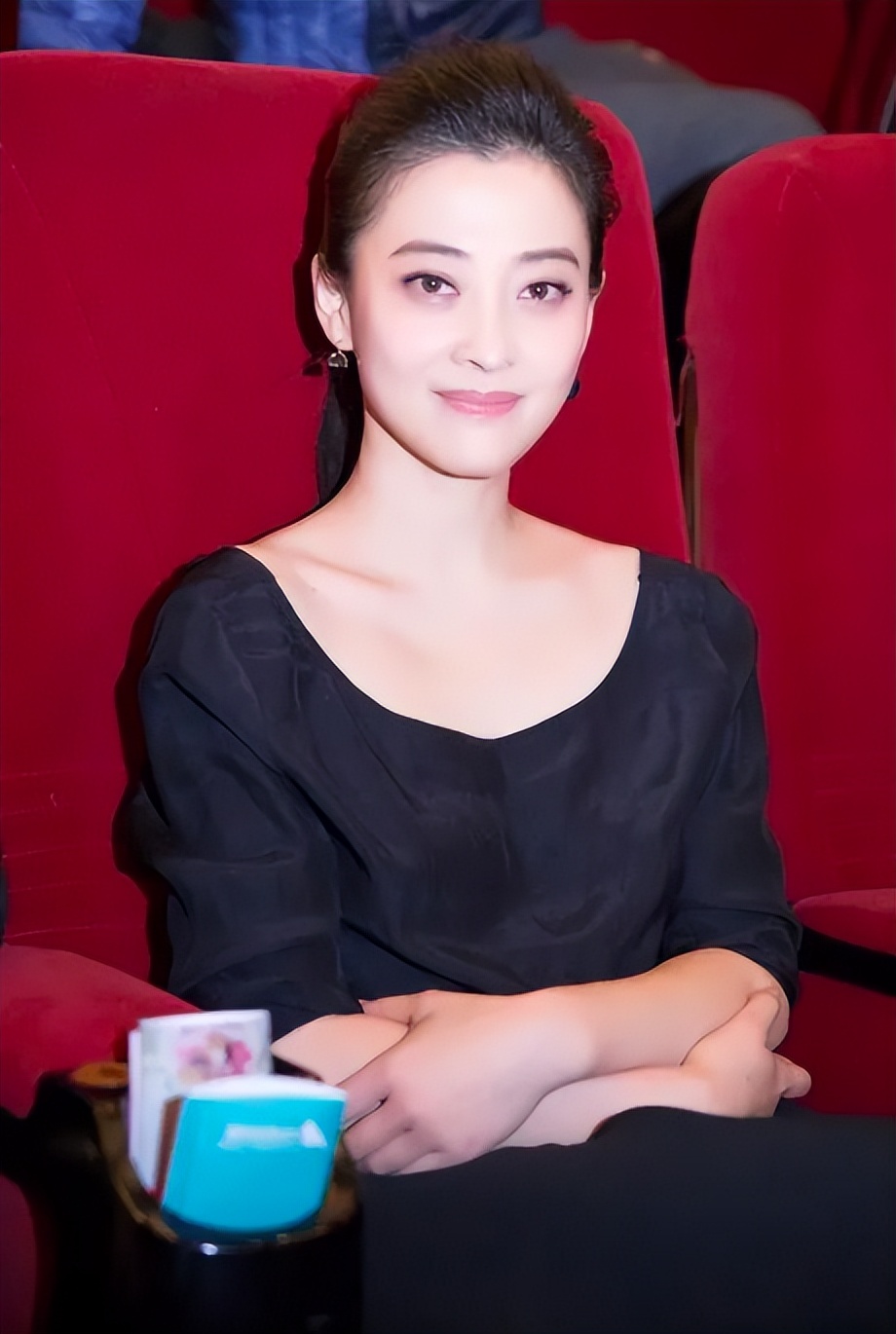 The same-frame killer who has never failed in group photos and eclipsed ...