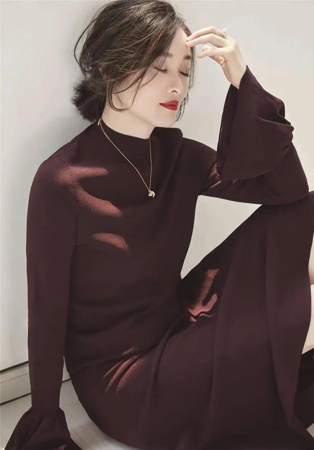 Brandy looks behind Wu Yue - iNEWS