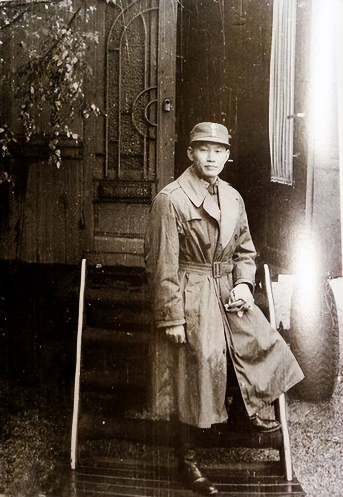 In 1988, Sun Liren's subordinates brought a photo back to Taiwan from ...