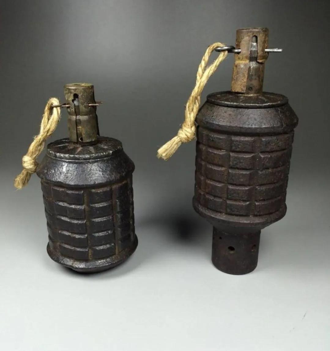 Japanese Type 97 grenade, the weight of the whole grenade is about 200 ...