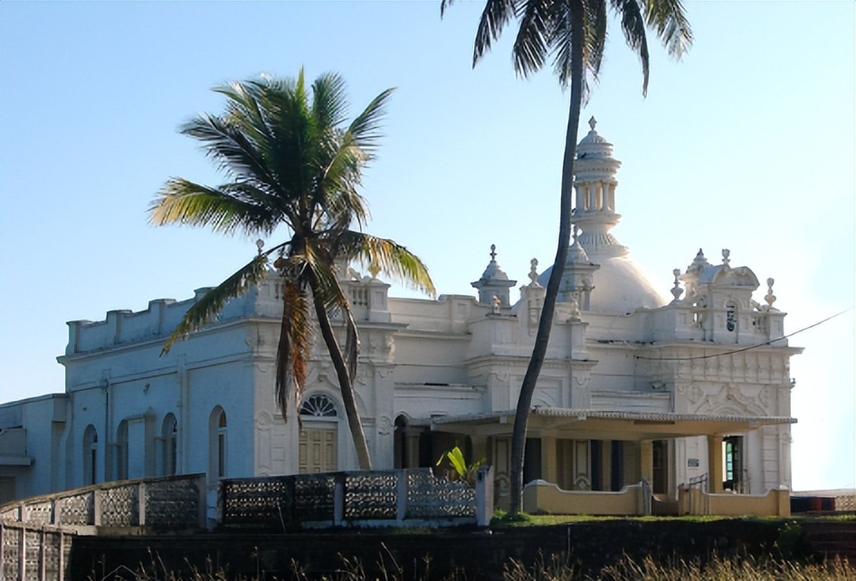 The rise and establishment of the Kingdom of Kandy, as well as its ...