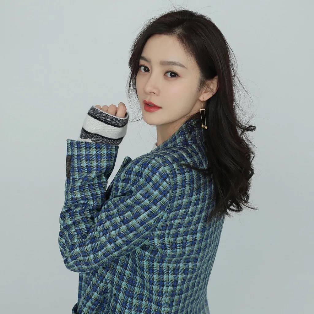 Wang Ruizi, a popular little actress with a sweet appearance - iNEWS