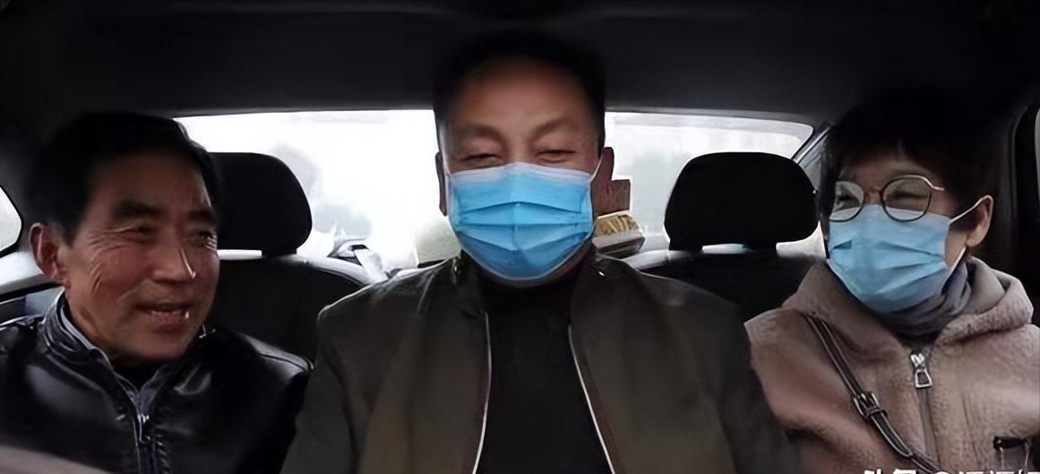 Mai Xiaodeng took his father-in-law to see the house, and played nearly one million popular ...