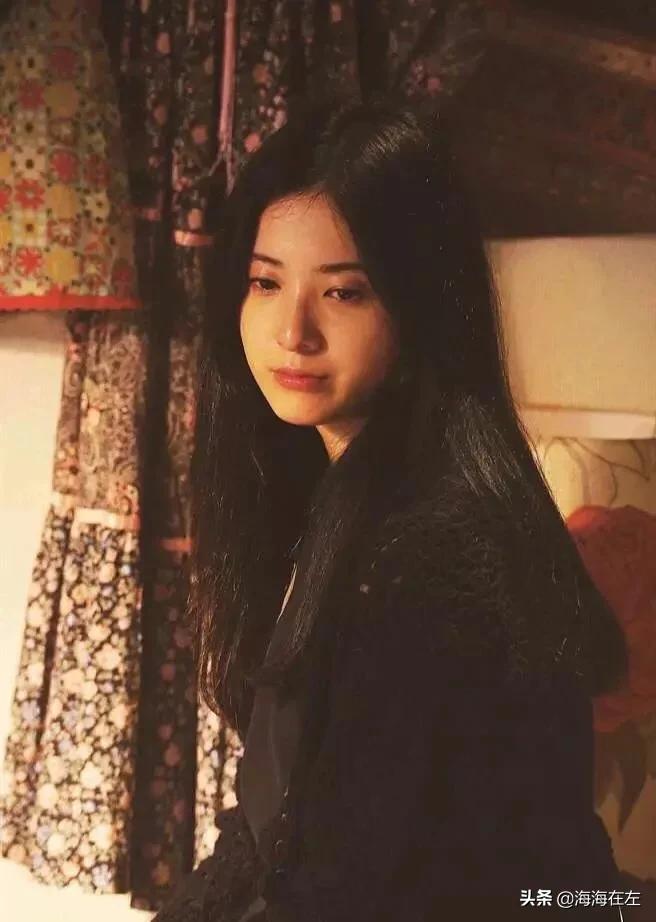 The Queen of the Island Country - Yoshitaka Yuriko - iNEWS