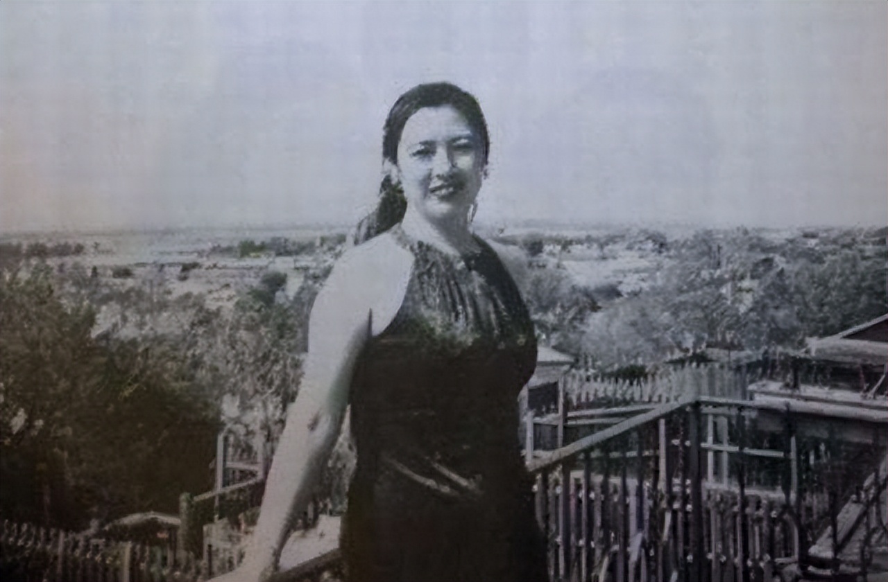 Lin Liguo's fiancee Zhang Ning: With a face like a fairy and a tall stature - iNEWS