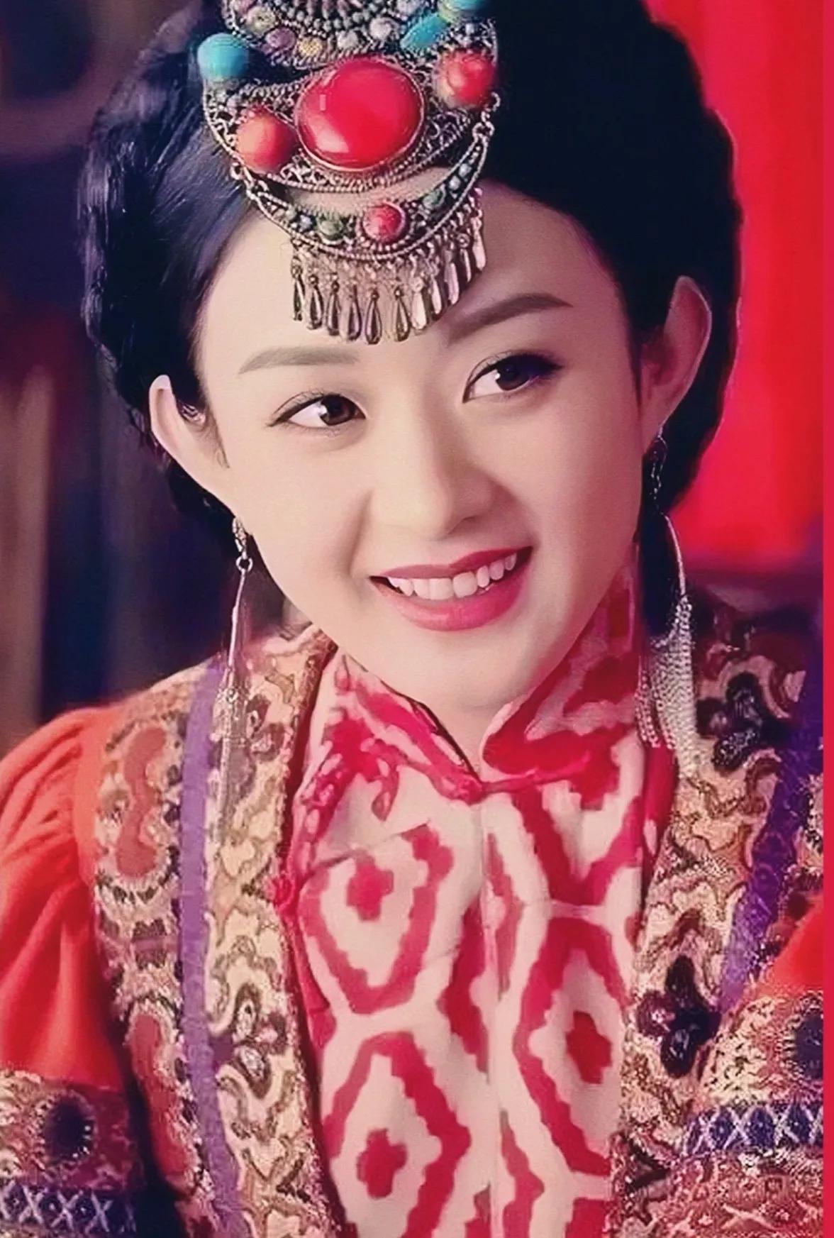 Zhao Liying's wardrobe of Yin Xinyue - iNEWS