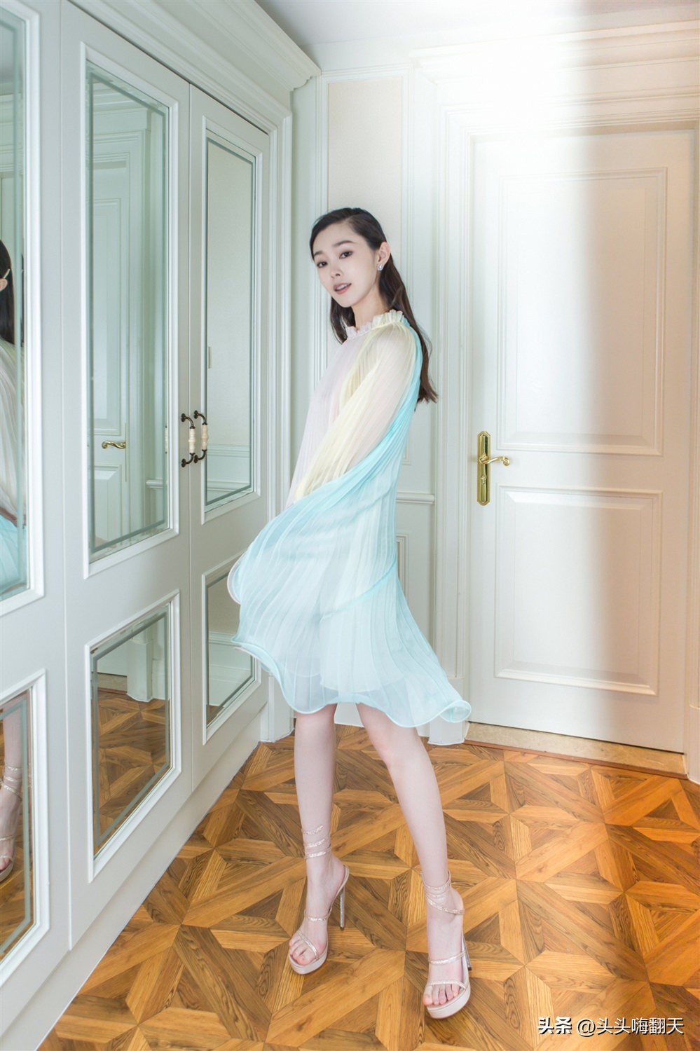 Song Yi's amazing photo long skirt and short skirt are both in battle ...