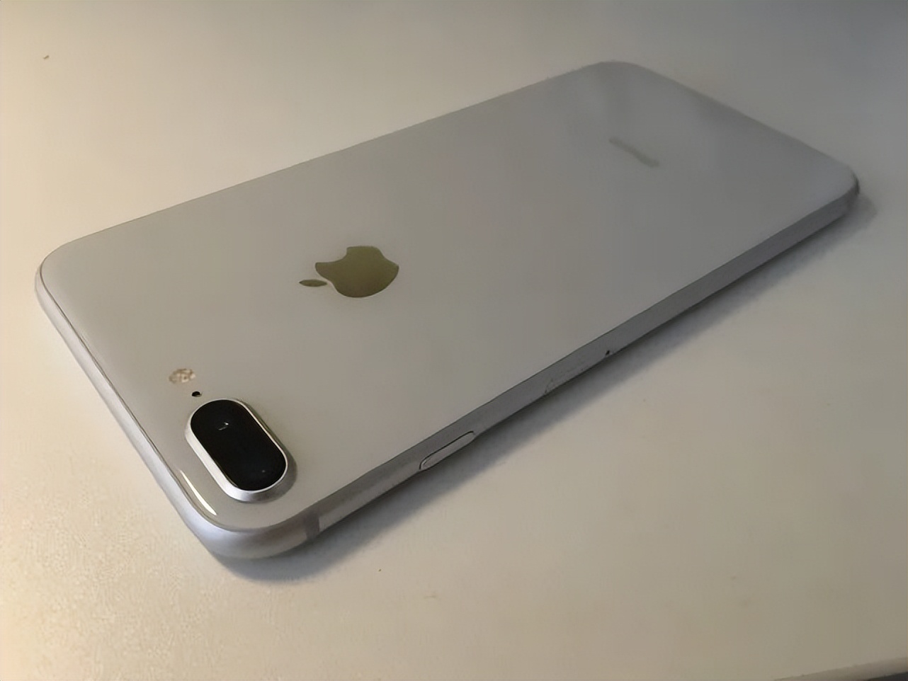 How many people are still using iPhone8P?Do you think this Apple phone ...