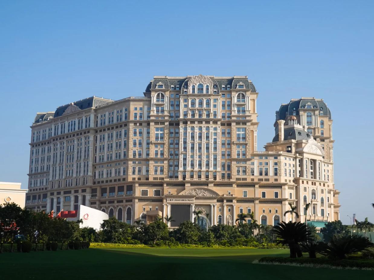 Liang Anqi teamed up with He Chaofeng to protect the business of the He ...