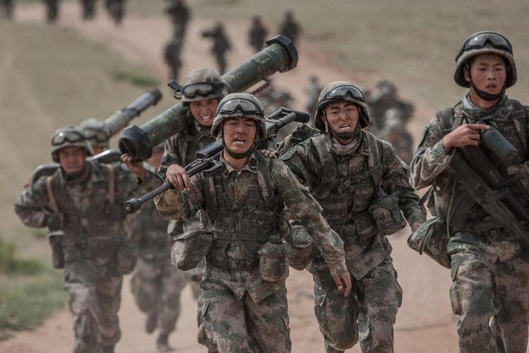 203mm cannon: Inheritance and challenge, one cannon can hit the ...