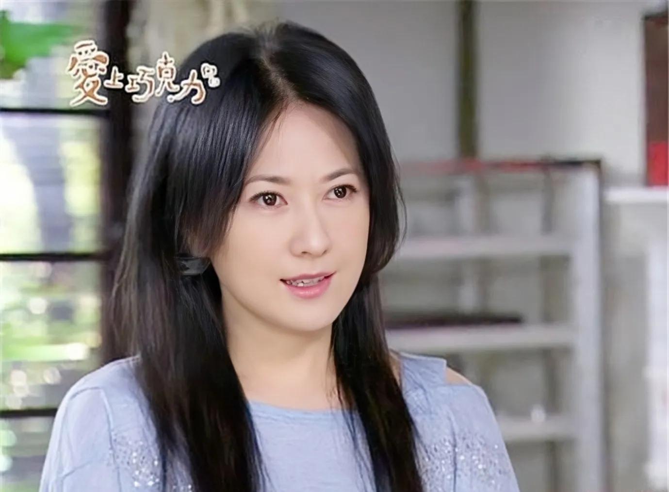 Ge Weiru: [A Fairy Wife] The most beautiful hostess, married into a ...