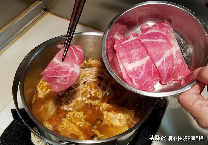 Hidden way to eat Shin Ramen "Upgraded Korean Hot Pot"!A bowl of ...