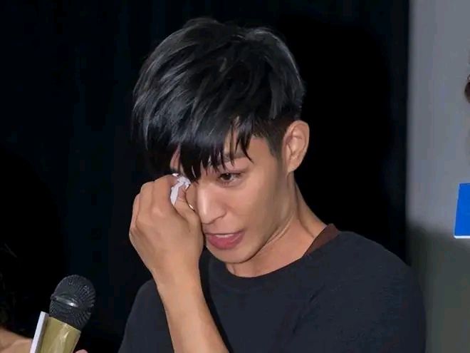 Aaron Yan raided Qiu Yaole's press conference to apologize to him, then ...