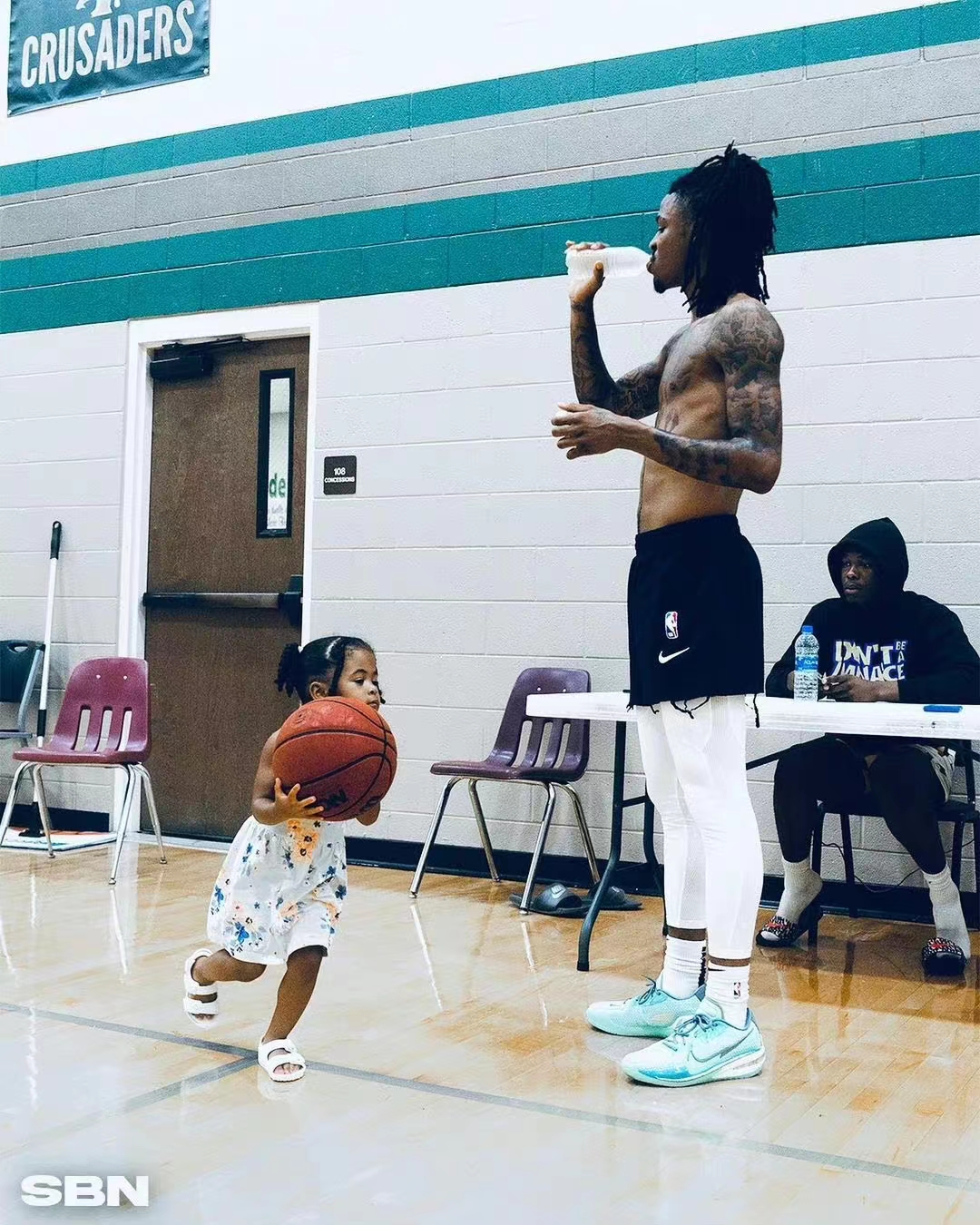 The Morant Logo is really eye-catching!The signature shoe box design is ...