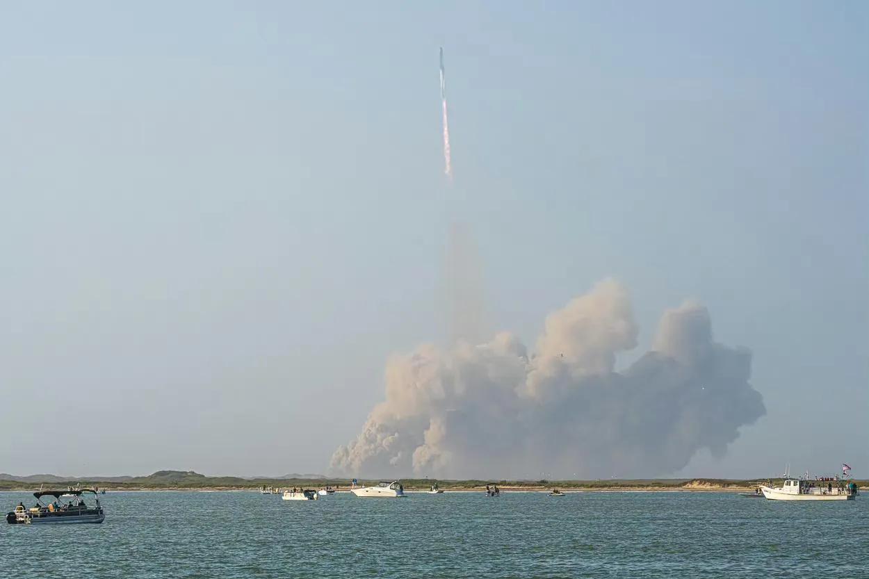SpaceX Starship Heavy rocket launch fails - iNEWS