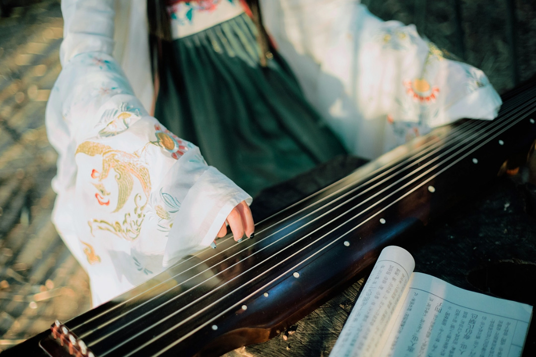 Eight poems that make people feel at ease - iNEWS