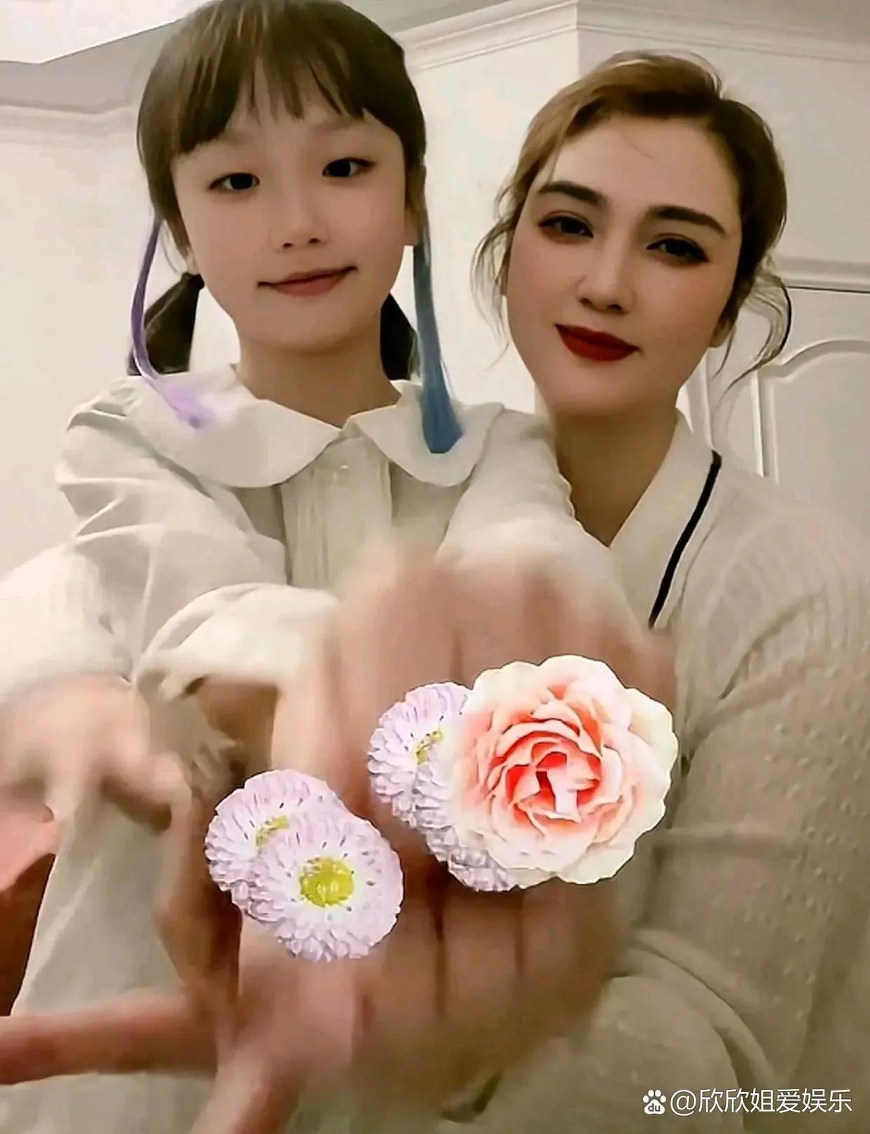 Hong Xin or her daughter, who is more beautiful? - iNEWS