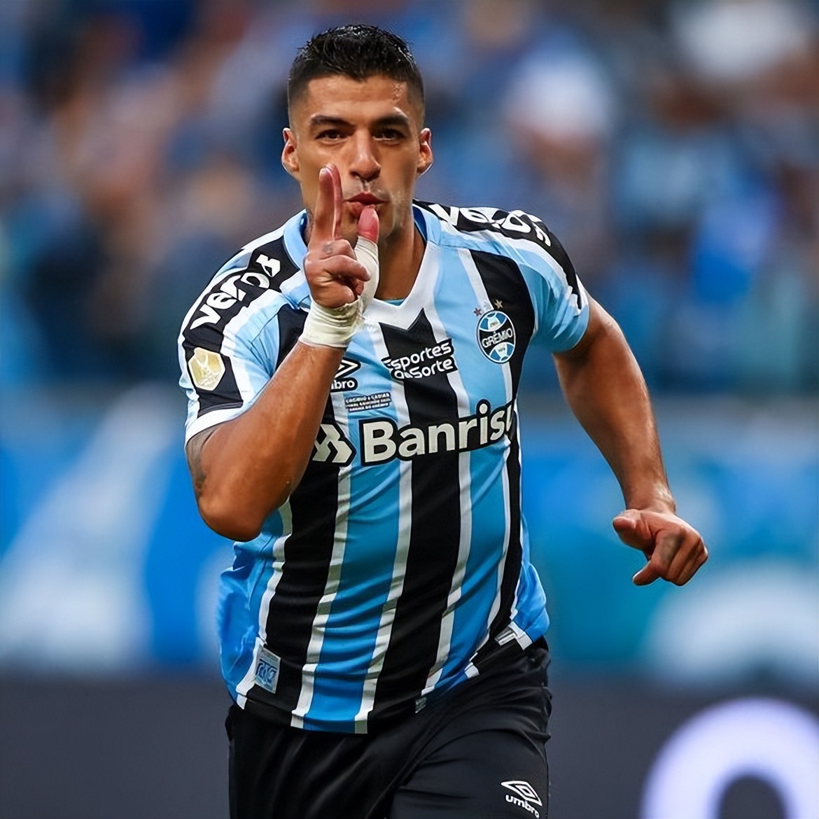 The second championship of the season! Suarez made points + shot to win ...