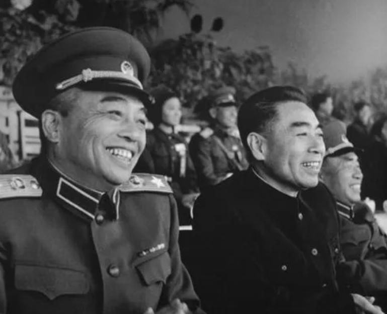 In 1966, Peng Dehuai visited a one-eyed old man and bowed deeply to him ...