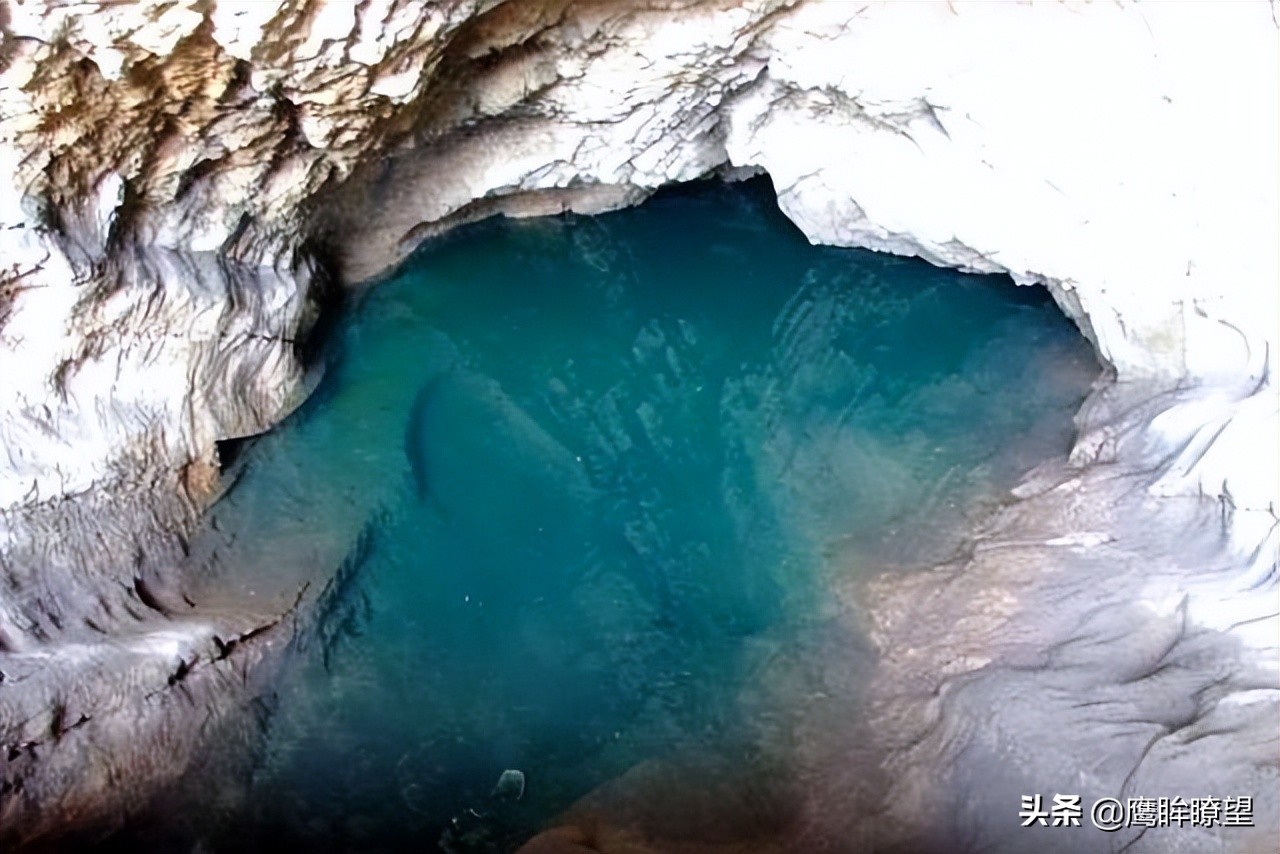 The smallest lake in the world, only 15 square meters, has created a ...