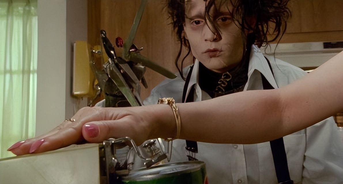 Symbolism and Color Application in the Movie "Edward Scissorhands" - iMedia