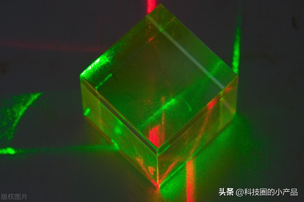 Essay Science Series - Wonderful Mirage - iNEWS