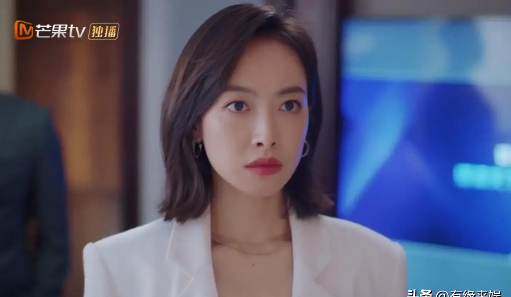 "Looking comparison!" Yang Zi and Song Qian reunited, netizens marveled ...