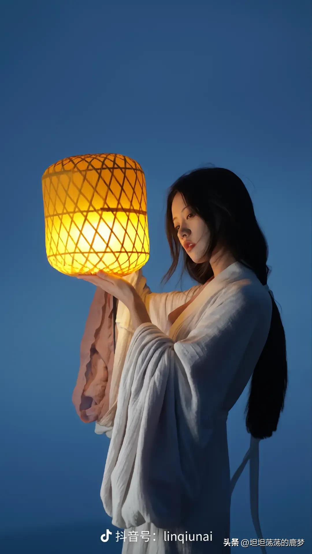 Hanfu night scene - iNEWS