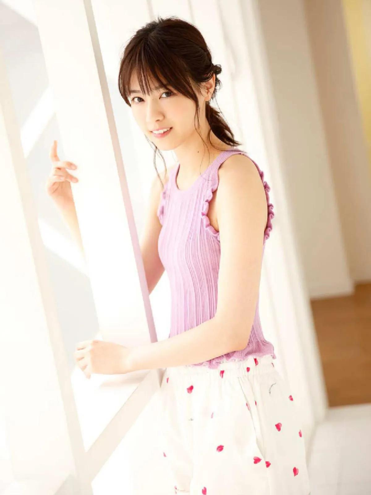 Japanese soft cute girl Nishino Nanase's pure photo, extremely cute and invincible smile full of ...