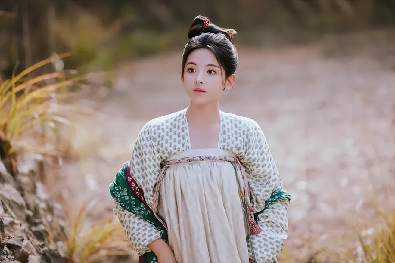 Another new costume drama has become a dark horse, and the ratings have ...