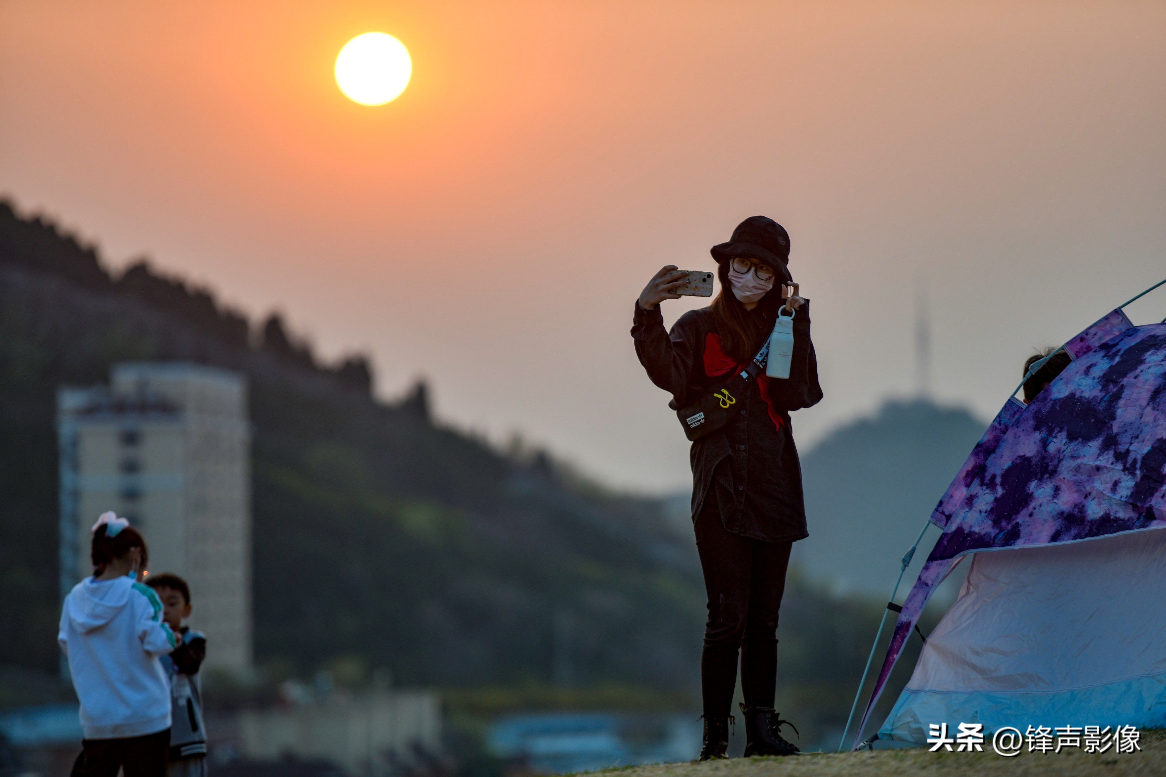 Sunset internet celebrity check-in point to see which groups are here ...