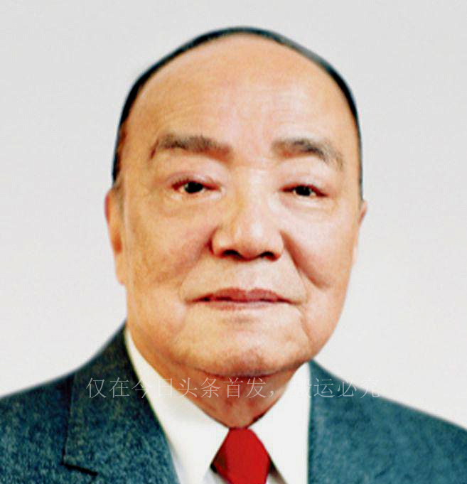 In 1998, when Yang Shangkun was seriously ill, Zhu Rongji visited him ...