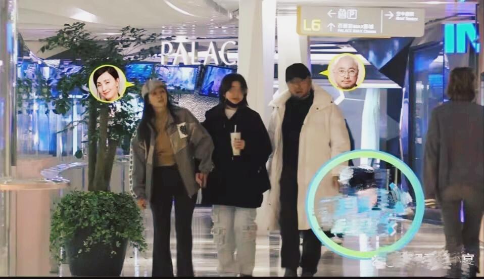 Xu Zheng's family of three appeared in a supermarket to watch a movie. The 14-year-old daughter ...