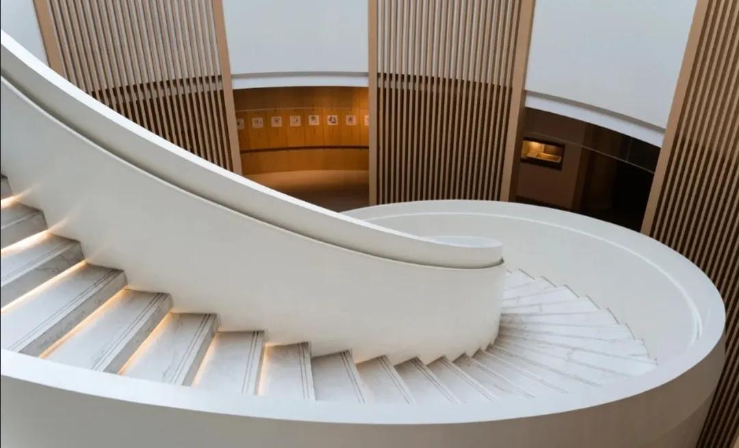 The "cloakroom" in the museum - China National Silk Museum - iNEWS