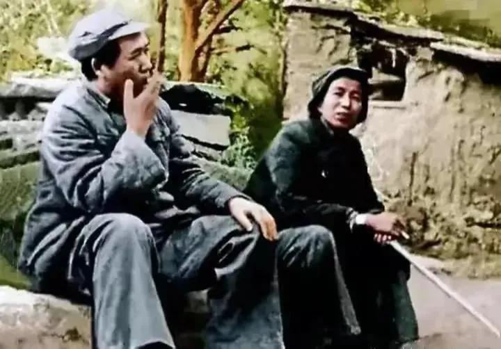 In 1953, the 39-year-old Jiang Qing's appearance changed a lot, and he ...