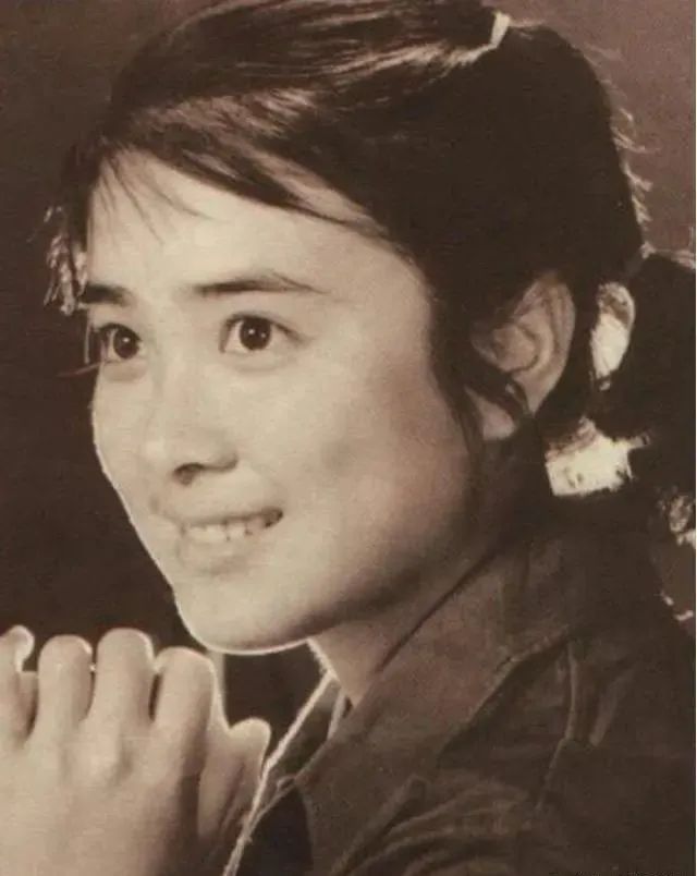 Fu Yiwei's falling life, and the 2 important men she loved in her life ...